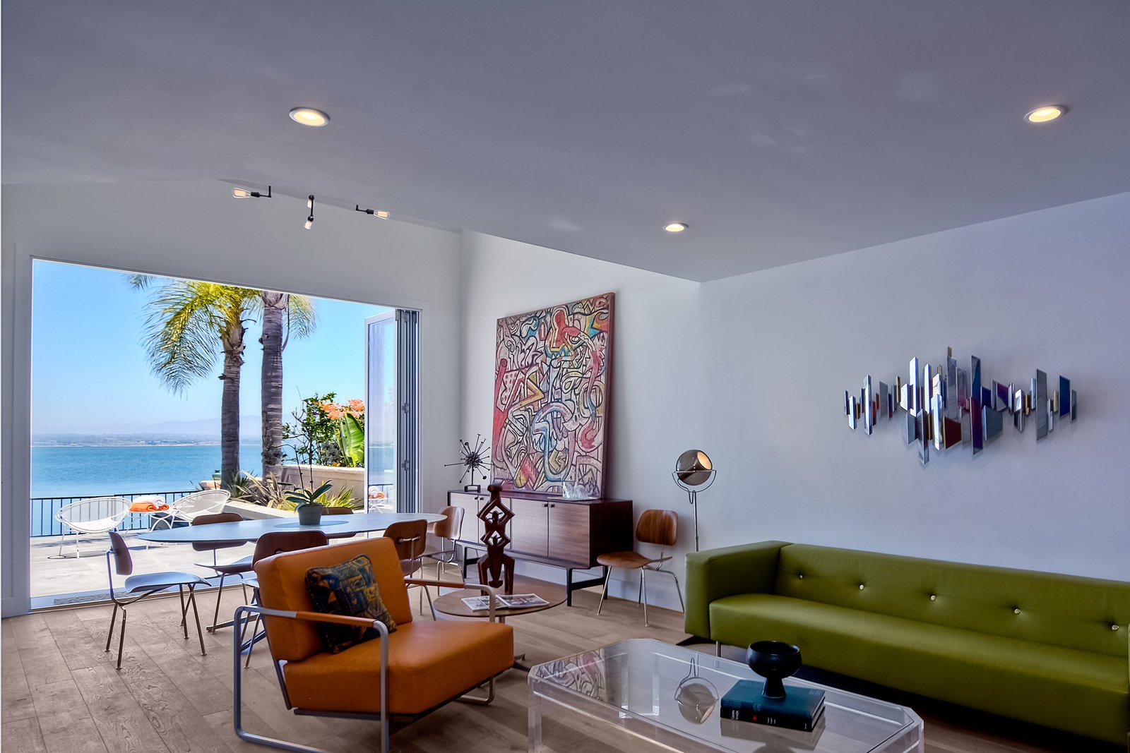 Bland Townhome Is Reborn As Modern Jewel posted by dasMOD (10 Photos ...