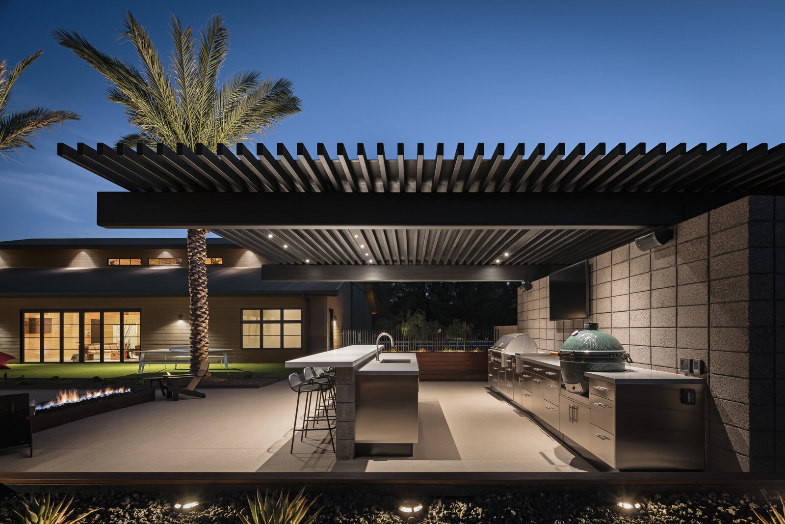 Photo 7 of 11 in Courtyard House by KOSS design + build - Dwell