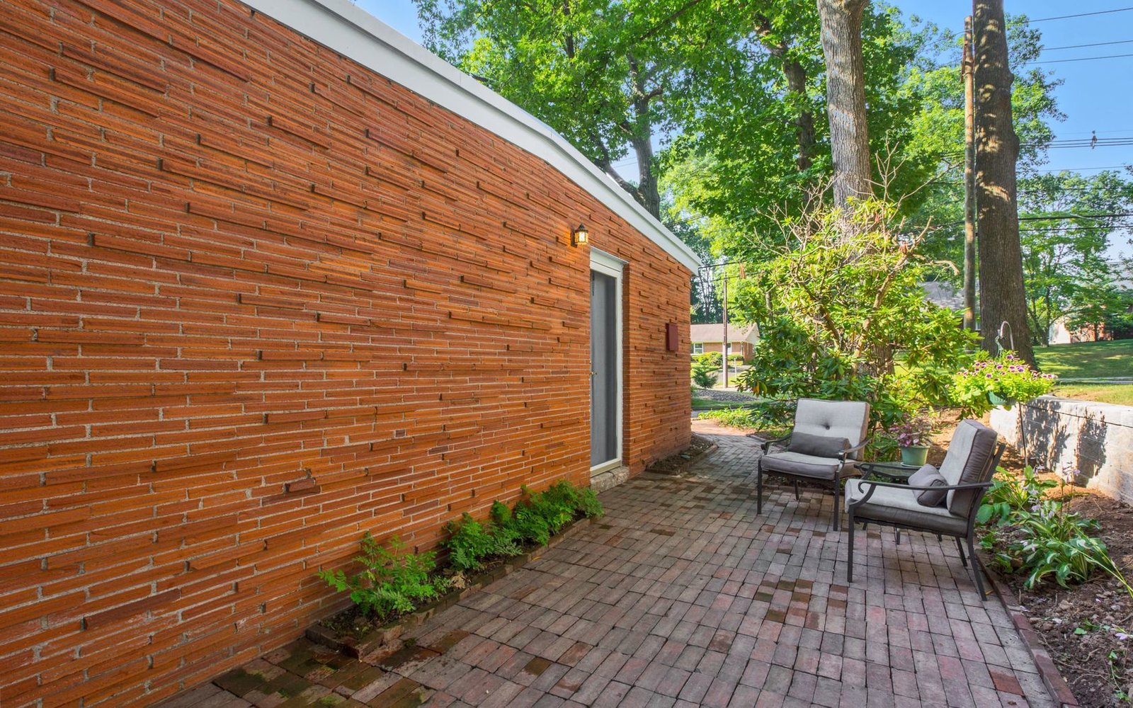 Photo 1 of 28 in Classic Mid Century Modern home for sale by John ...