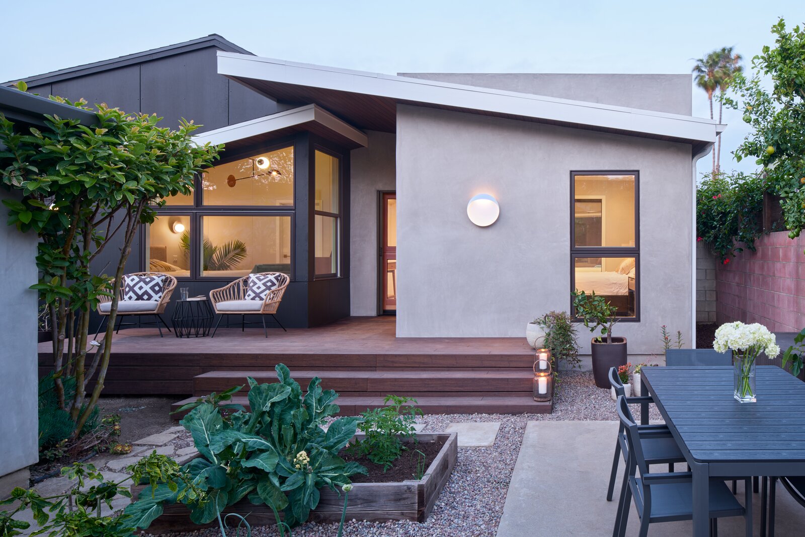 Photo 1 of 16 in Mar Vista Sustainable Garden House by SATO Architects ...