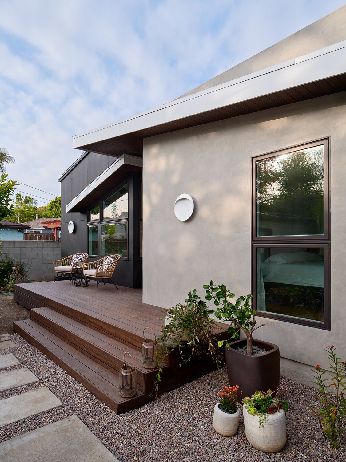 Photo 5 of 16 in Mar Vista Sustainable Garden House by SATO Architects ...
