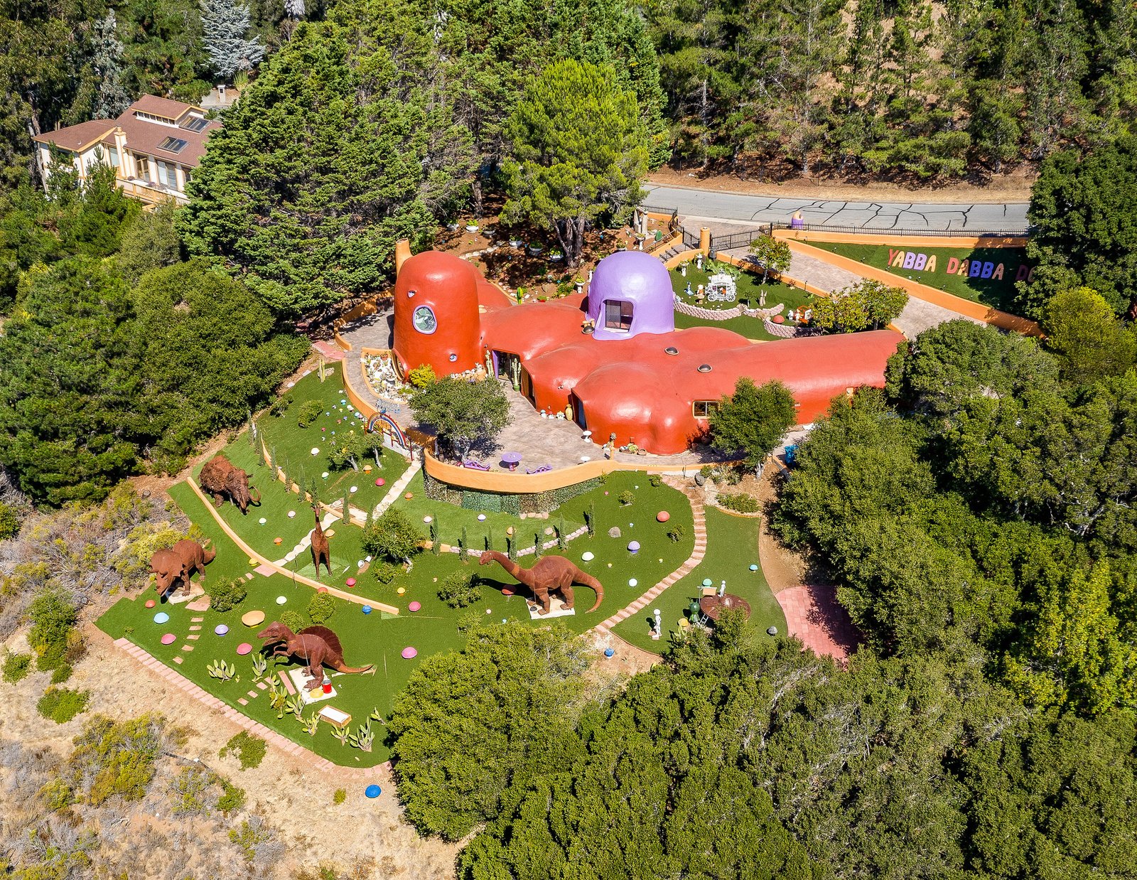 Photo 3 of 7 in Northern California’s Infamous Flintstone House Is ...