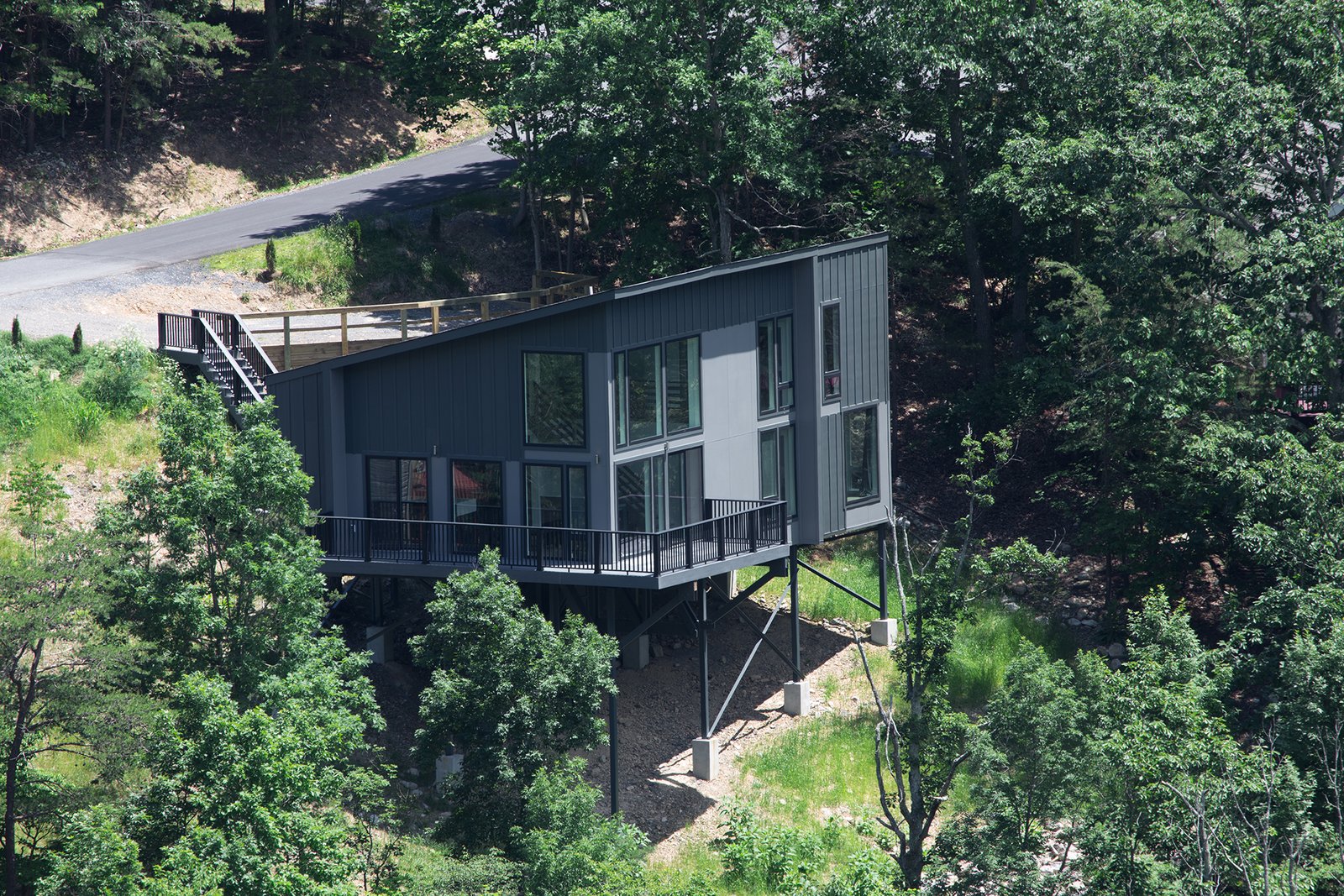 Photo 12 of 13 in The Angle House by DBI Architects, Inc. - Dwell