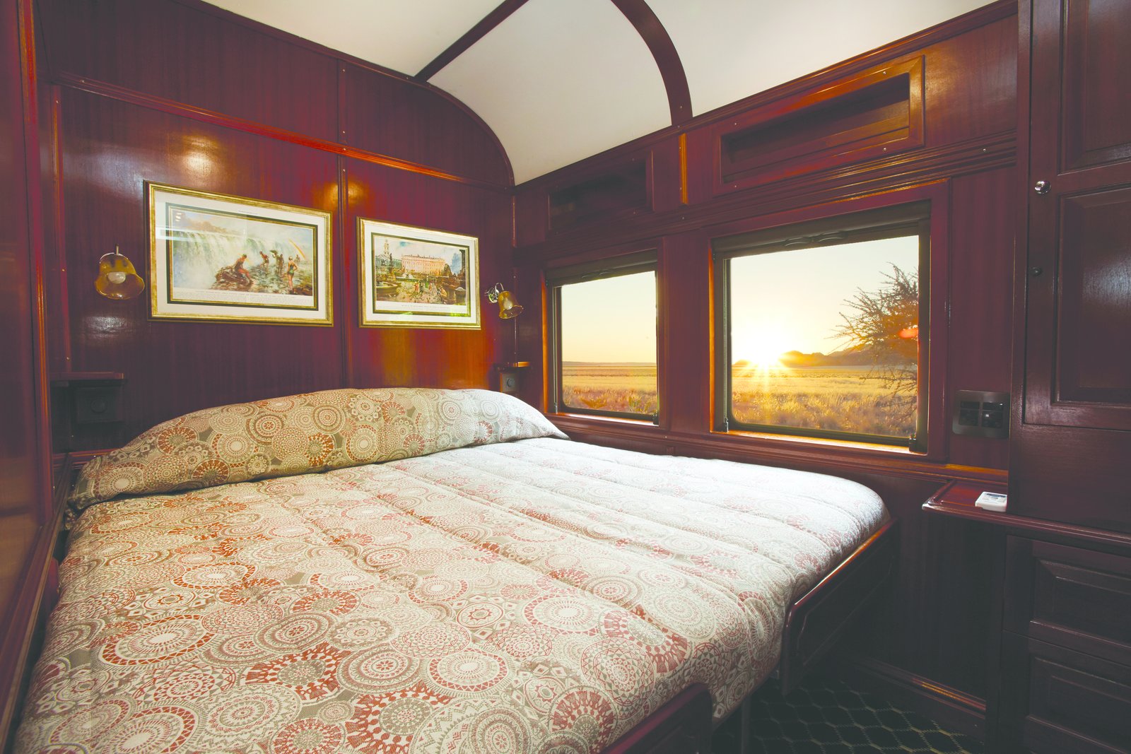 Photo 6 of 8 in 7 of the Most Amazing Sleeper Trains Around the World ...