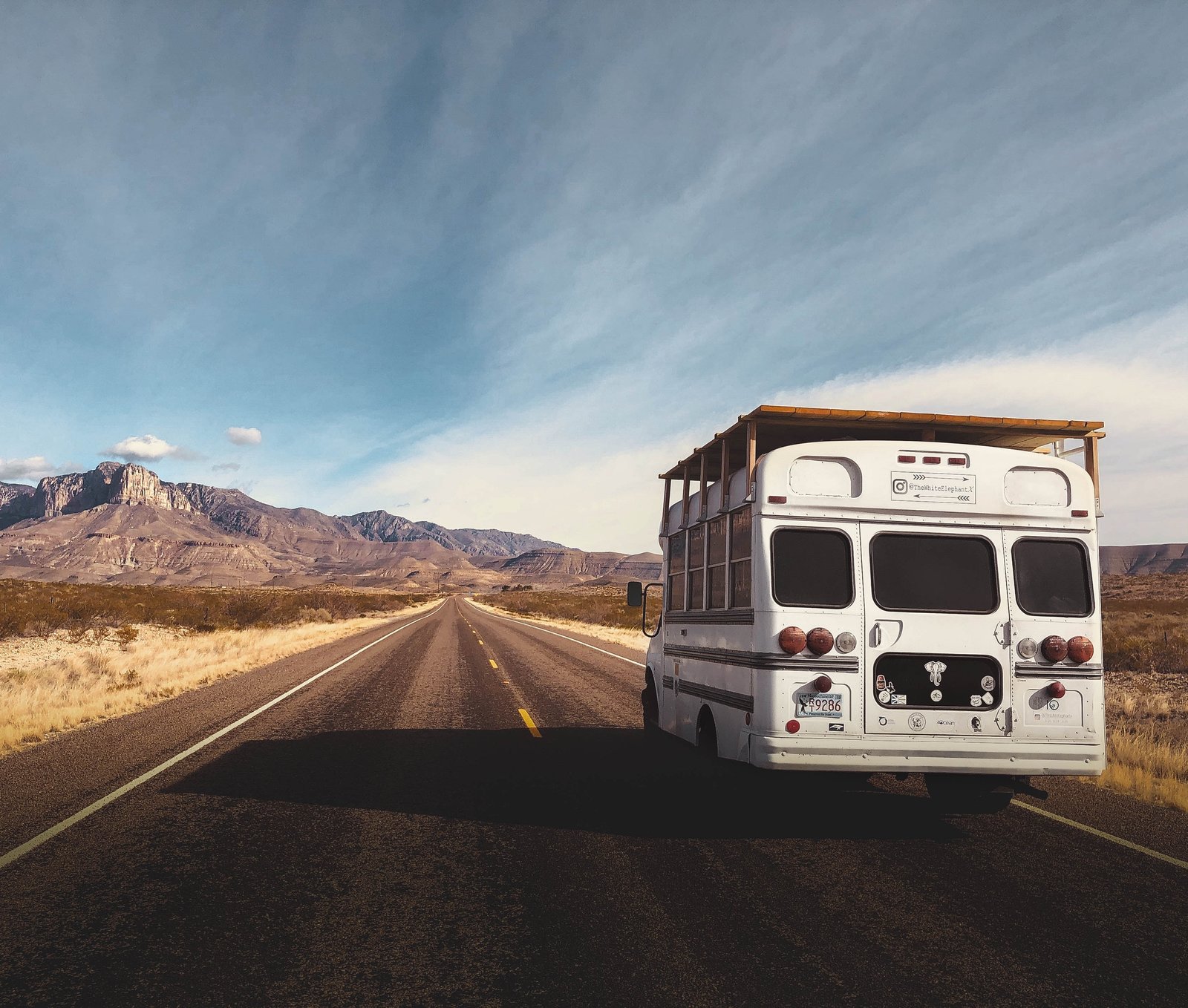 RV movable homes on the road (1 Photo) - Dwell