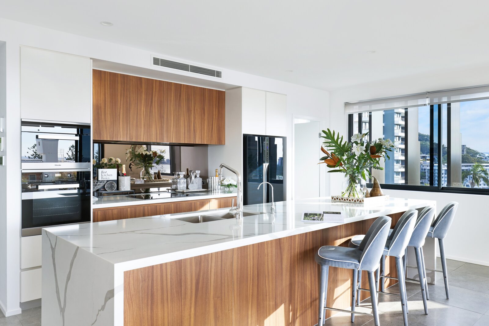Photo 9 of 15 in 15 Modern Kitchen Island Ideas from Take in Views of ...