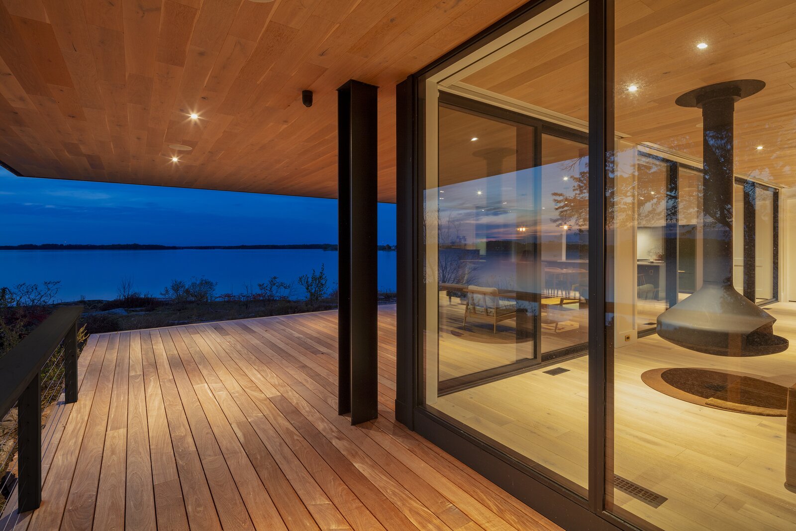 Photo 5 of 12 in CONTEMPORARY ISLAND HOUSE I by Taylored Architecture ...