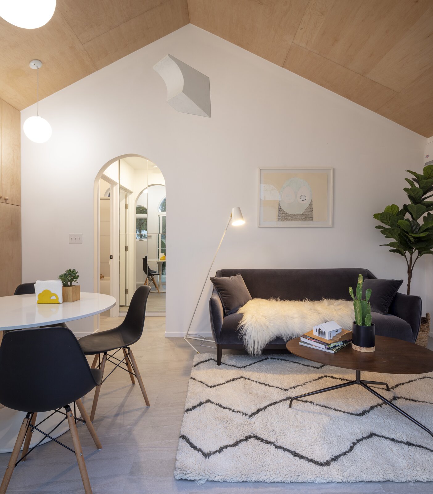 Photo 24 of 32 in Here Are 16 of the Best ADUs in Los Angeles from ...