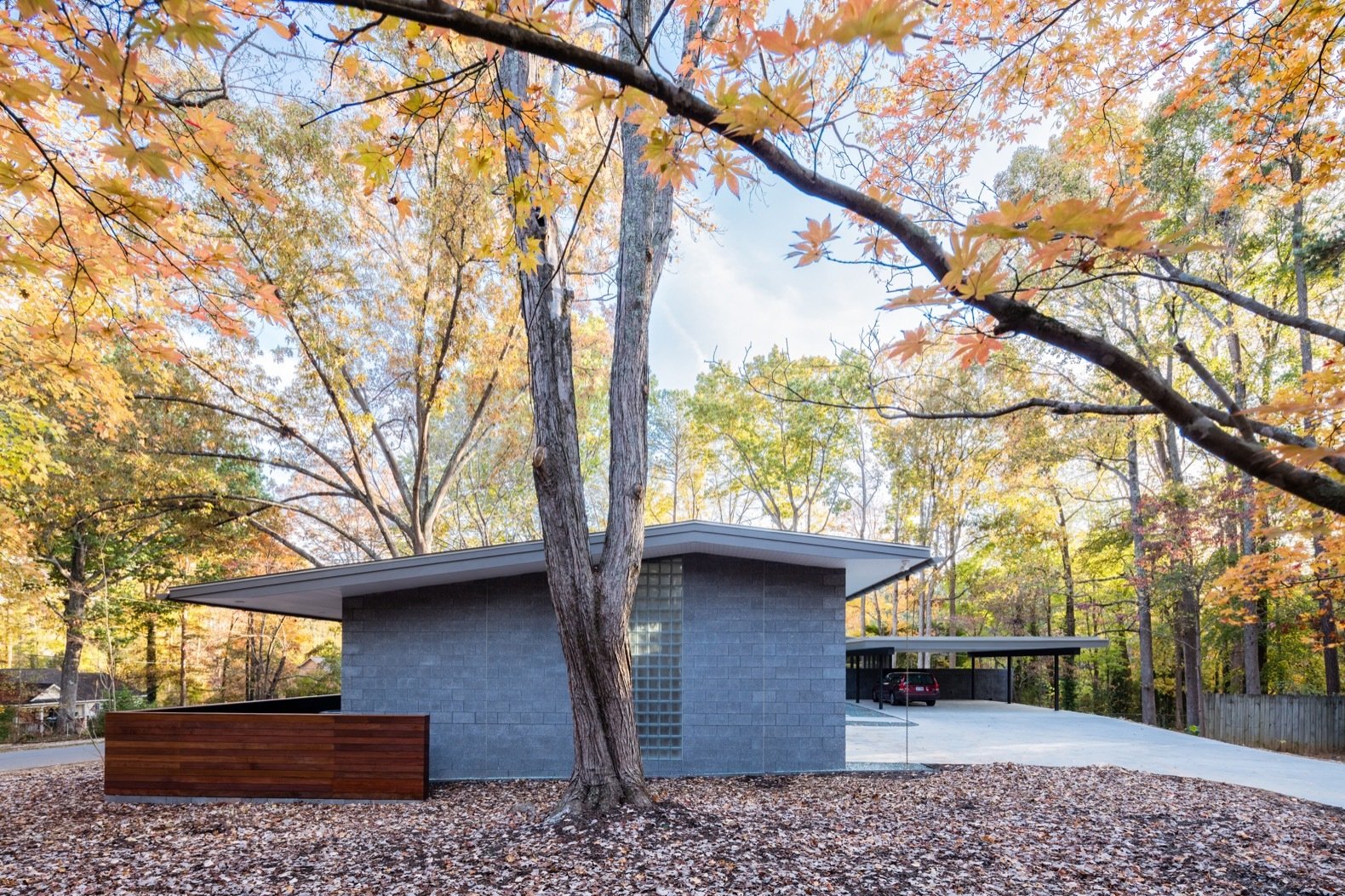 Photo 2 of 13 in An Elegant Abode Embraces Nature Without Waiving ...