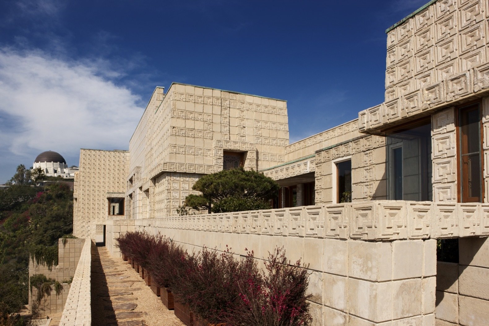 Photo 2 of 22 in Frank Lloyd Wright’s Iconic Ennis House Is Listed For ...