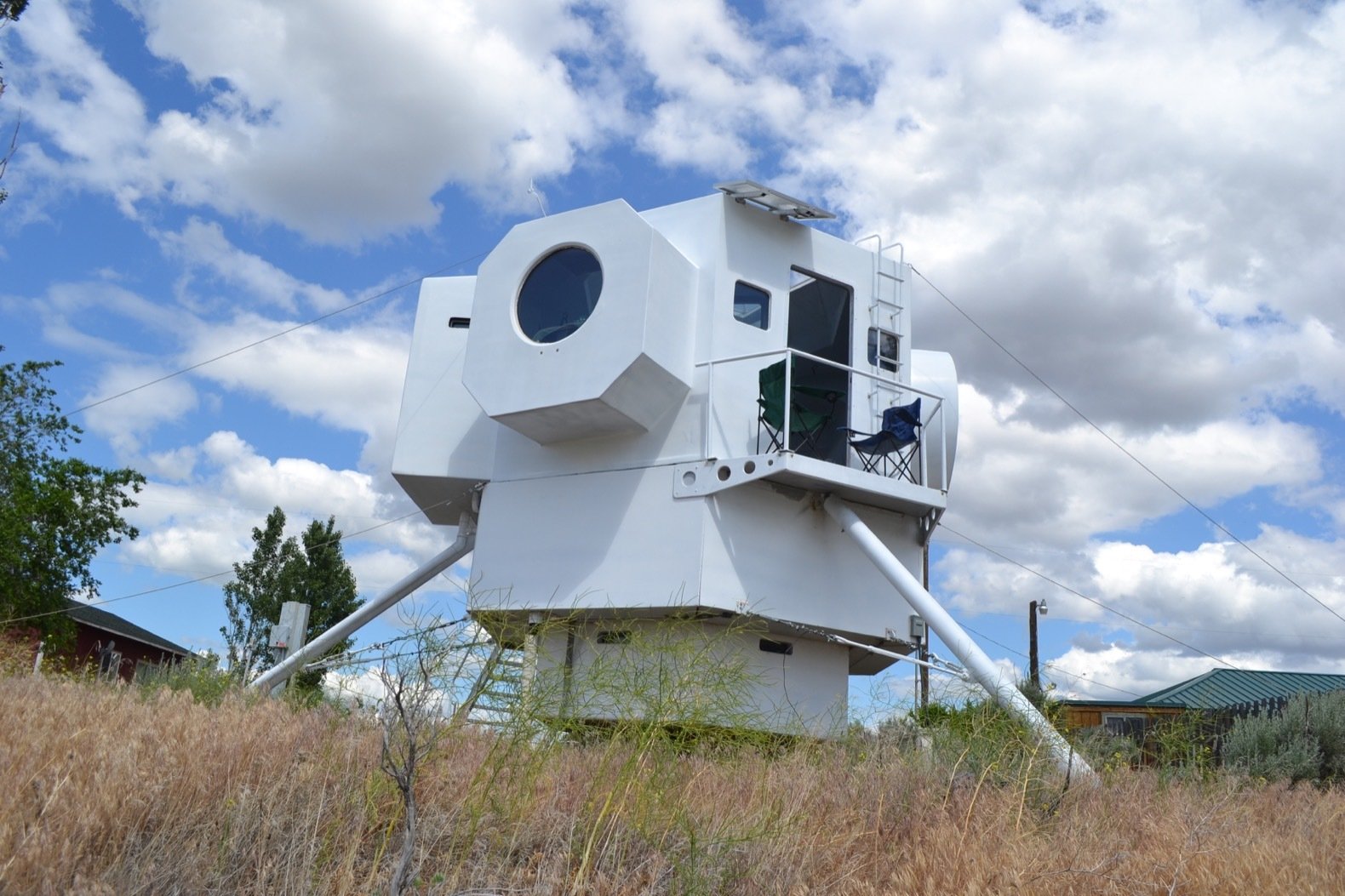 Photo 2 of 17 in A Lunar Lander-Inspired Tiny House is an Otherworldly ...
