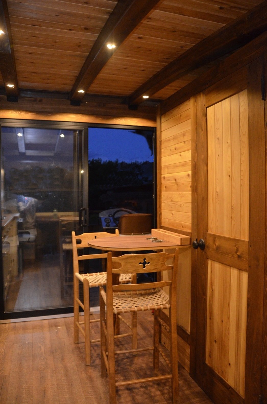 photo-6-of-15-in-kick-back-in-this-tiny-solar-powered-houseboat-for