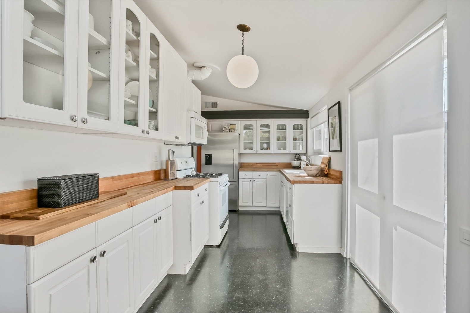 Photo 6 of 14 in A Midcentury California Ranch by Cliff May Is Listed ...