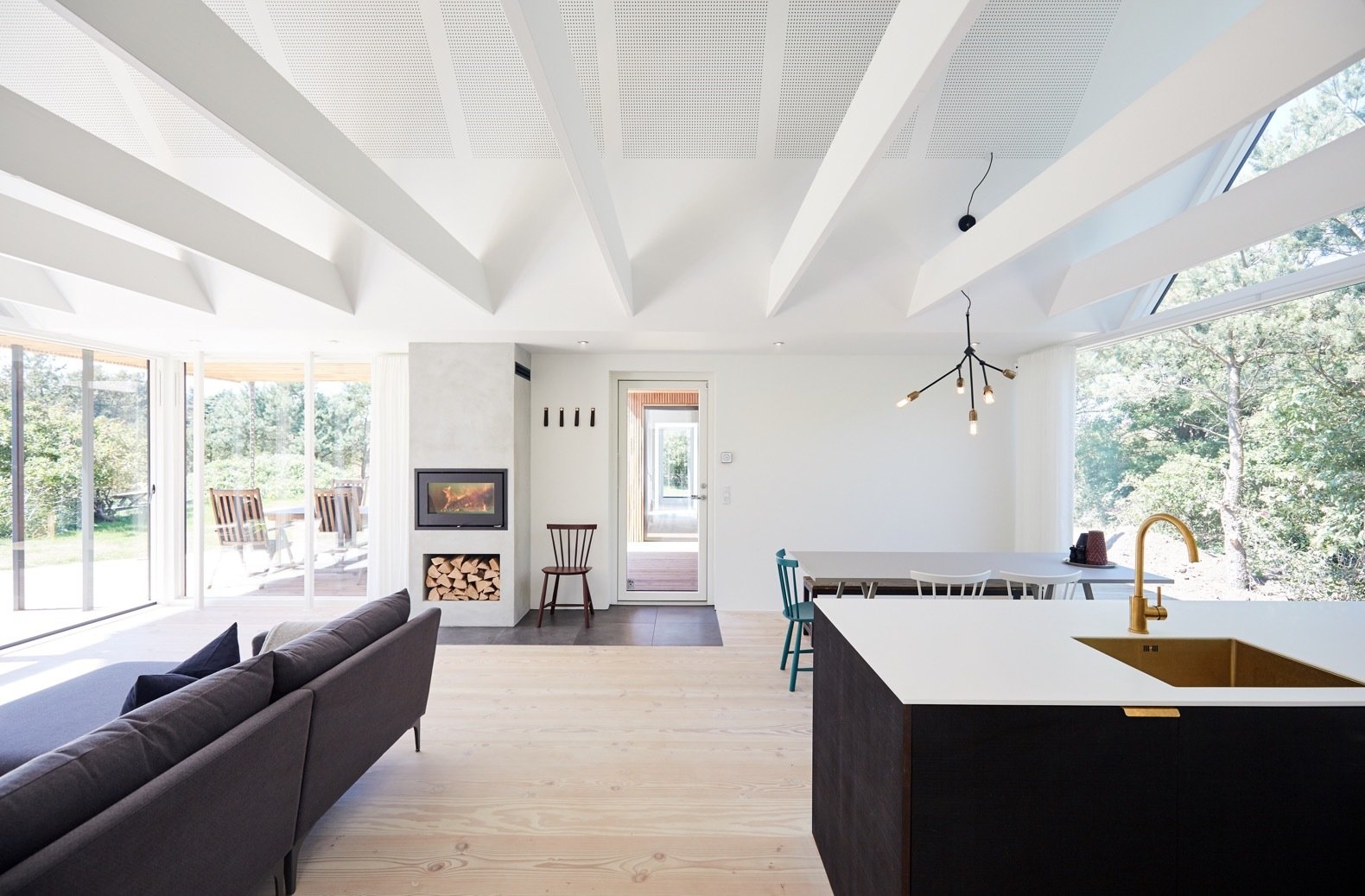 Photo 8 of 14 in Revel in Scandinavian Design at This Seaside Holiday ...