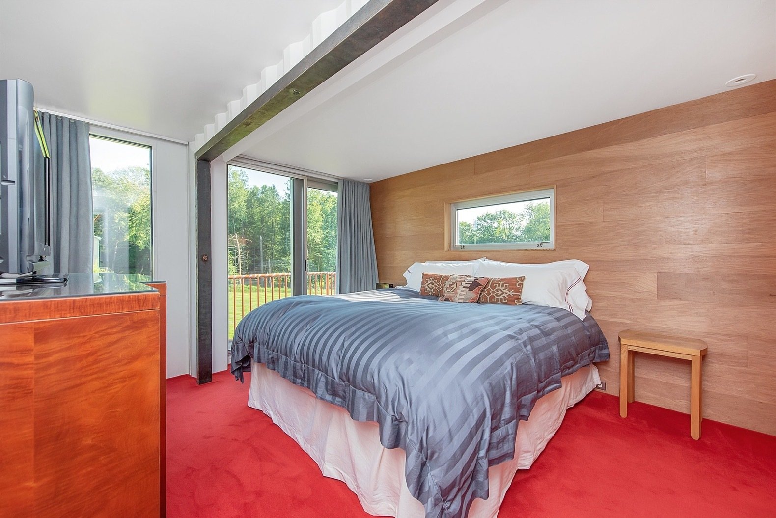 Photo 8 of 14 in Grab This Dreamy Shipping Container Home For $875K - Dwell