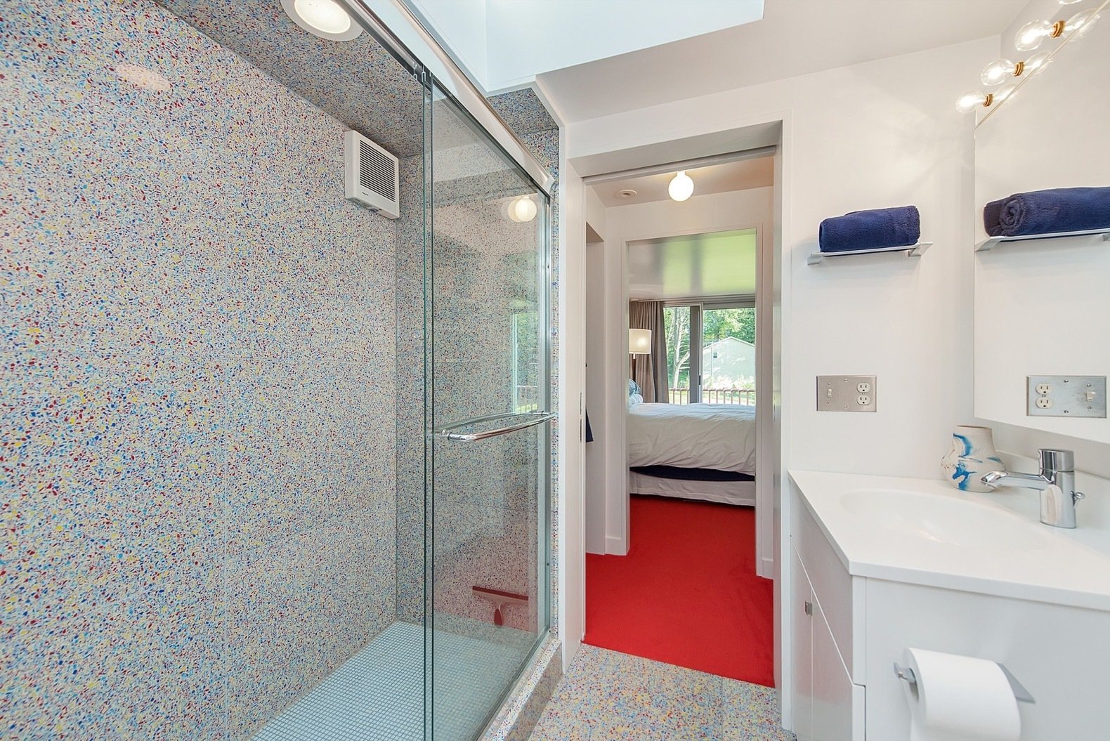 Photo 13 of 14 in Grab This Dreamy Shipping Container Home For $875K ...