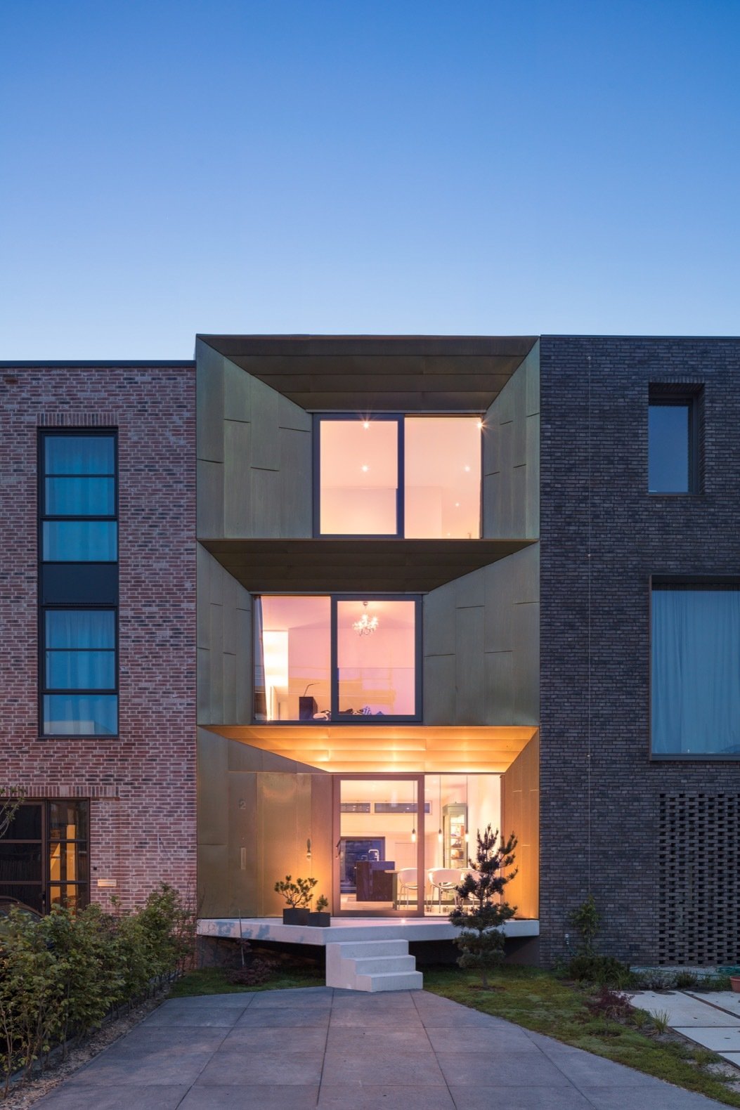 Photo 7 of 12 in A Sculptural Brass House Glows Like a Jewel in ...