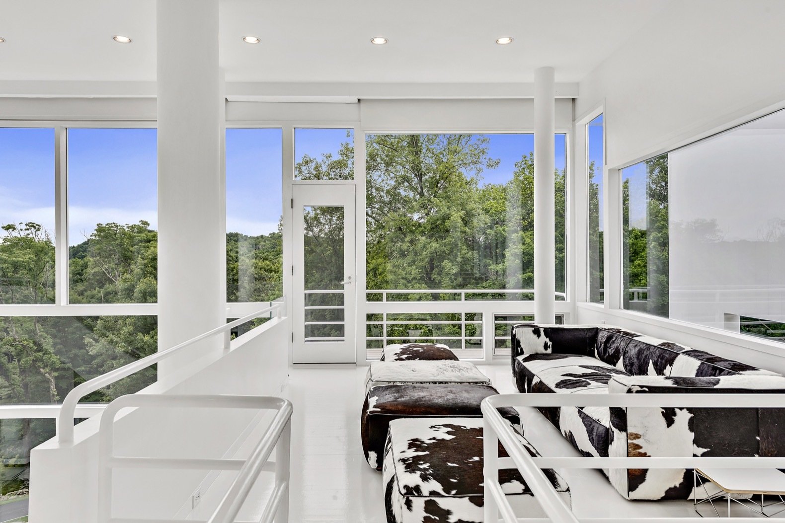 Photo 7 of 24 in house by Luis Alban - Dwell