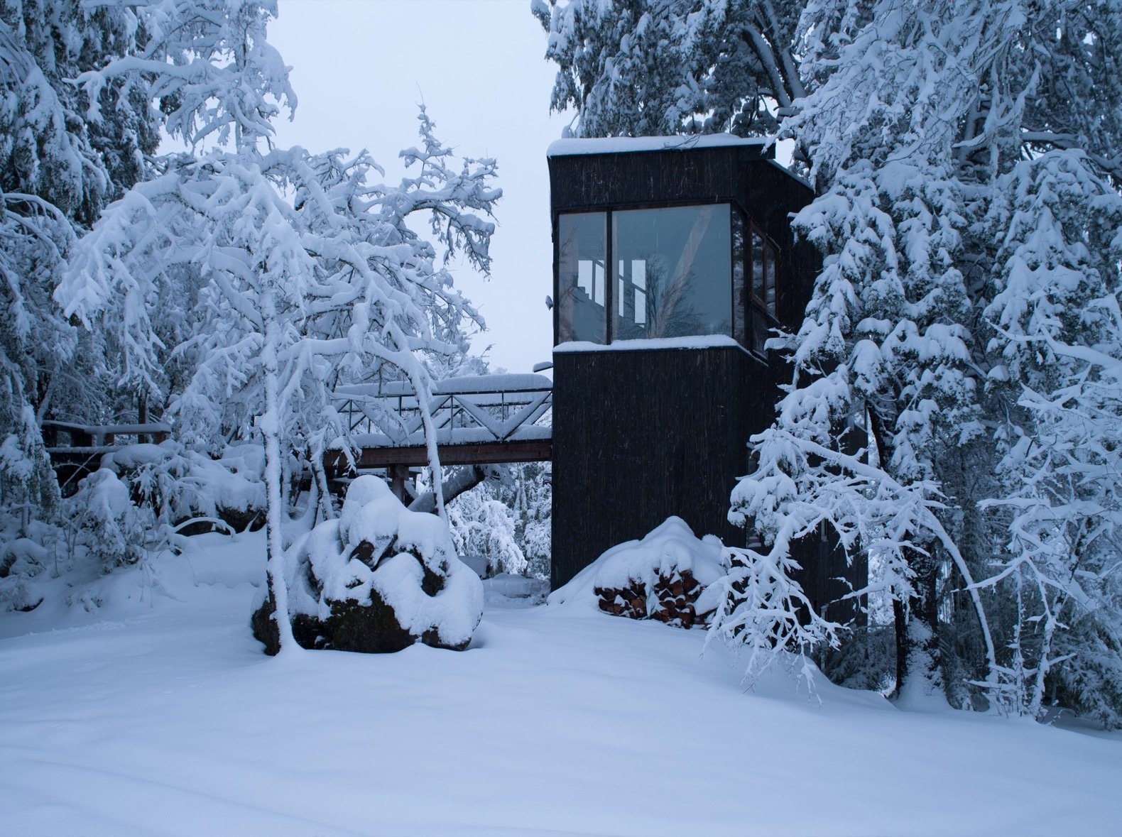 Photo 4 of 11 in Wake Up to Mountain Vistas in This Chic Chalet in ...