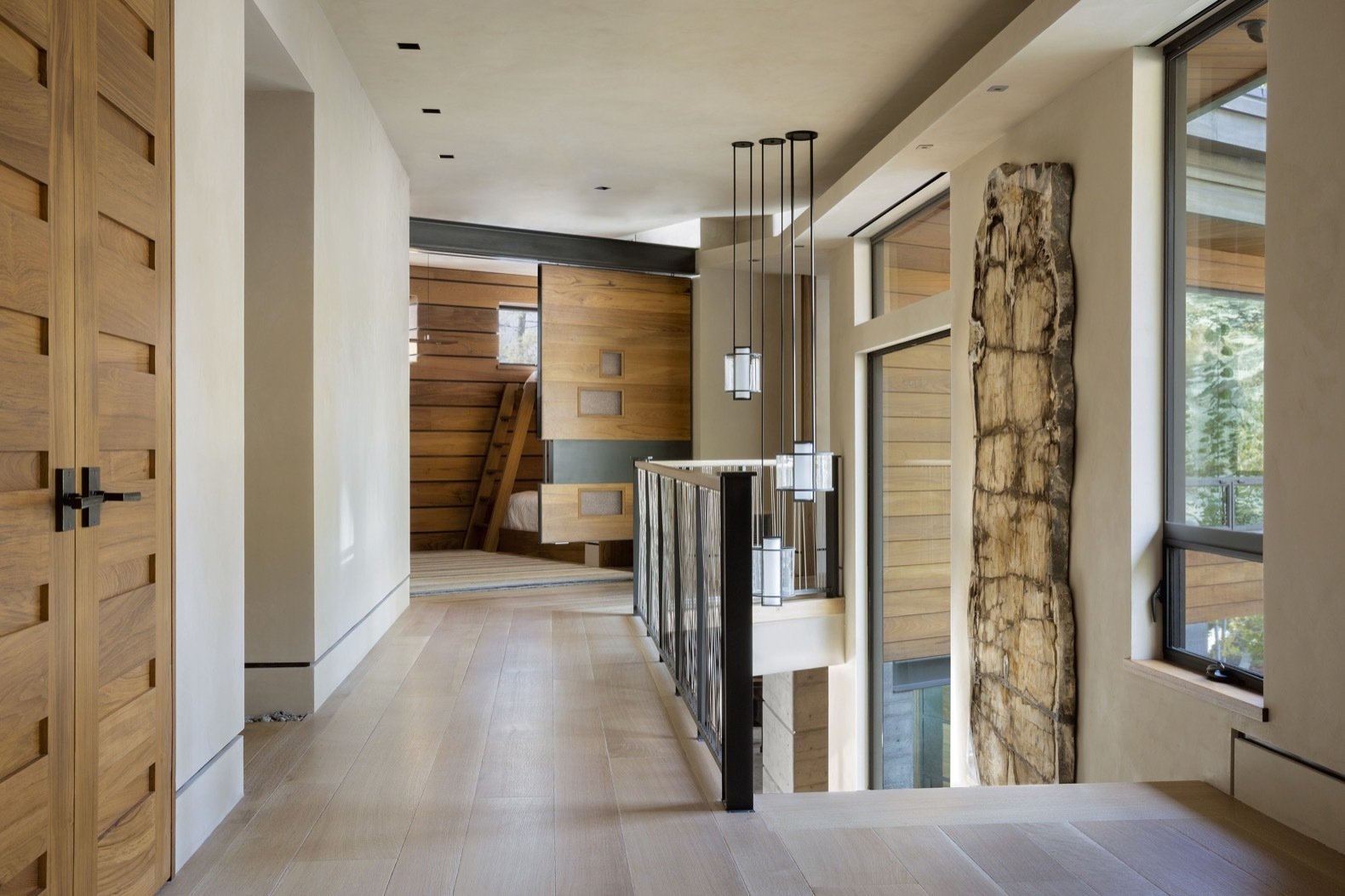 Photo 16 of 21 in This Modern Cliff House Seamlessly Knits Into a Rocky ...