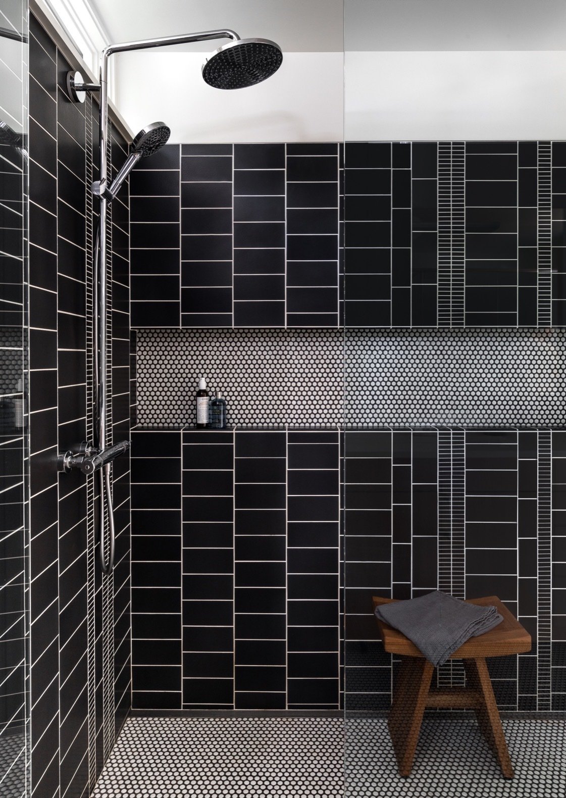 Photo 11 of 15 in A Serene House For Artists Appears to Float in the ...