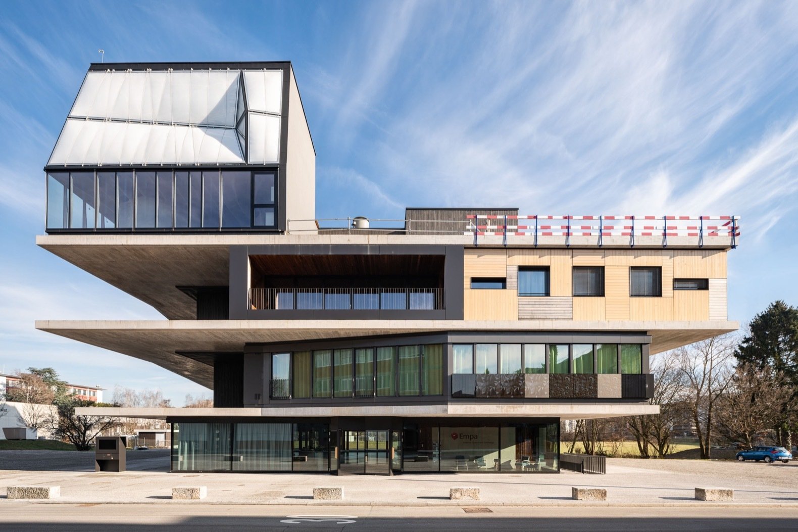 Photo 1 of 18 in Robots Built This Futuristic House That Generates More ...