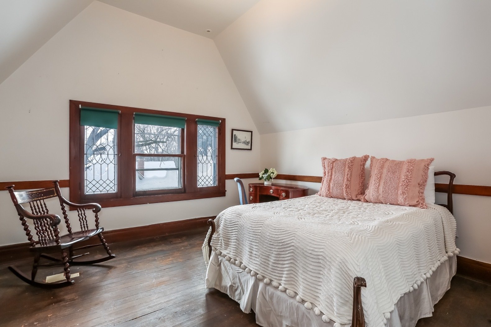 Photo 22 of 31 in Own a Frank Lloyd Wright “Bootleg” Gem in Illinois ...