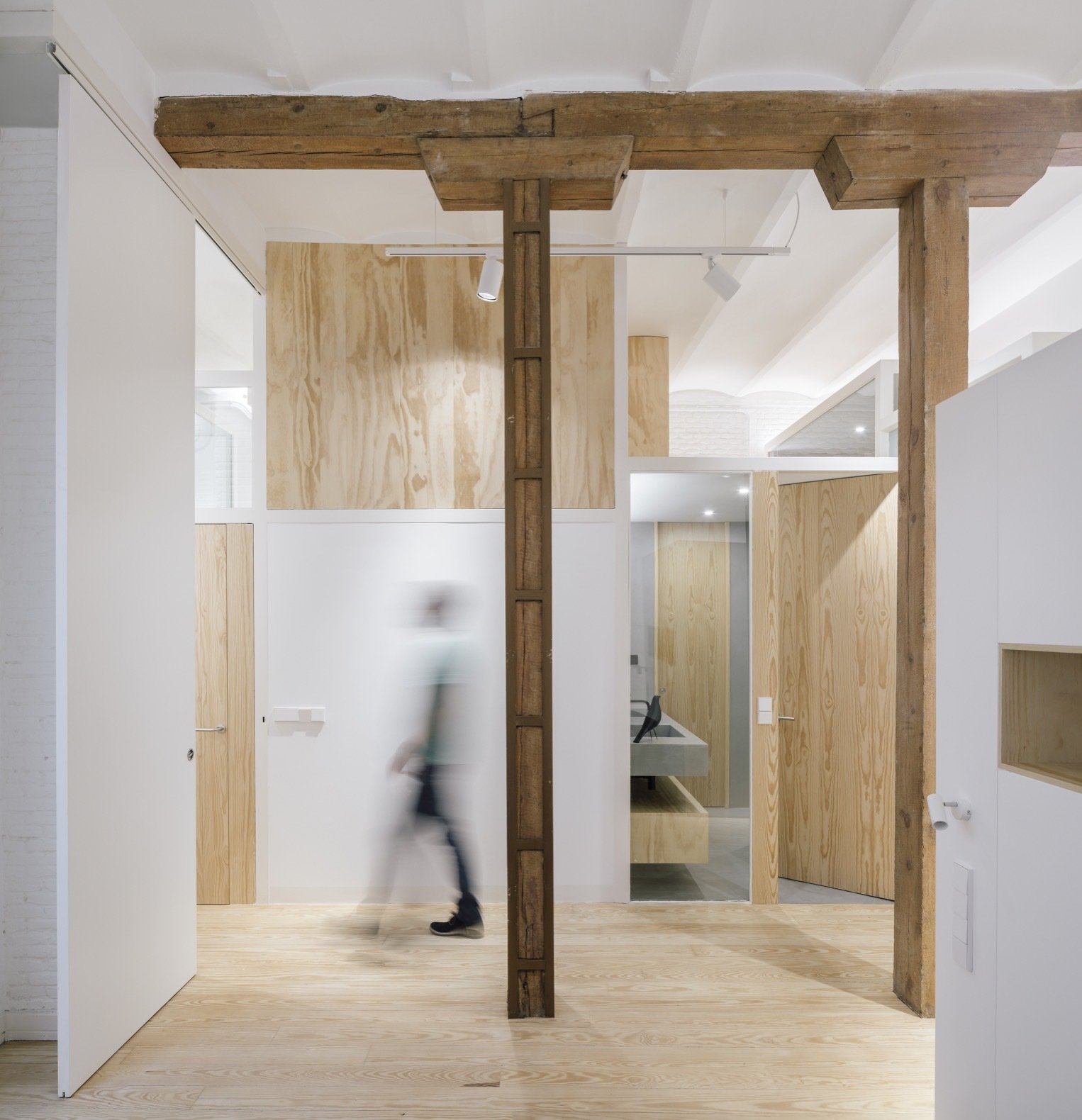 Photo 5 of 19 in White Metal Boxes Transform a Madrid Loft Into a ...