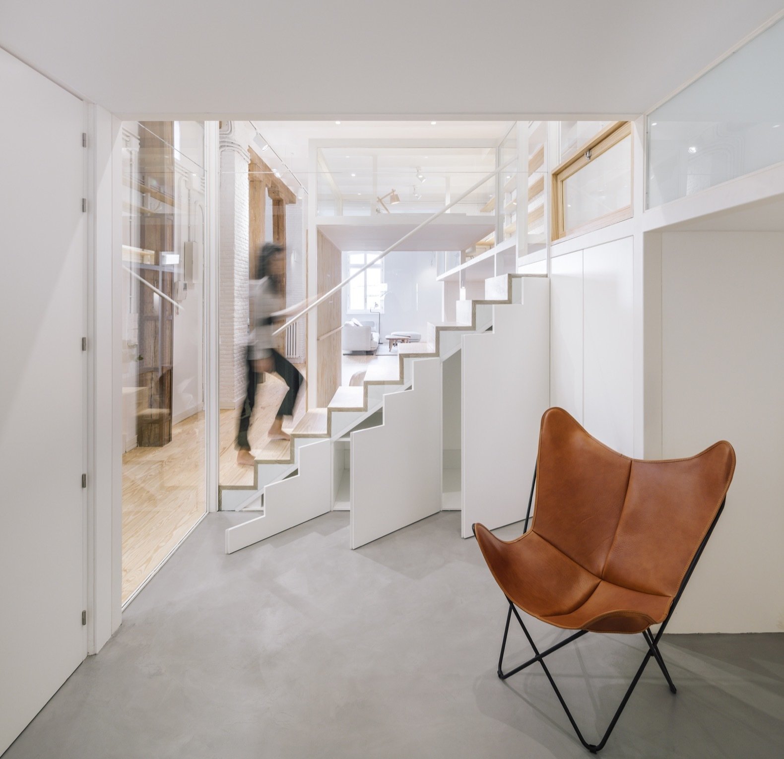 Photo 12 of 19 in White Metal Boxes Transform a Madrid Loft Into a ...