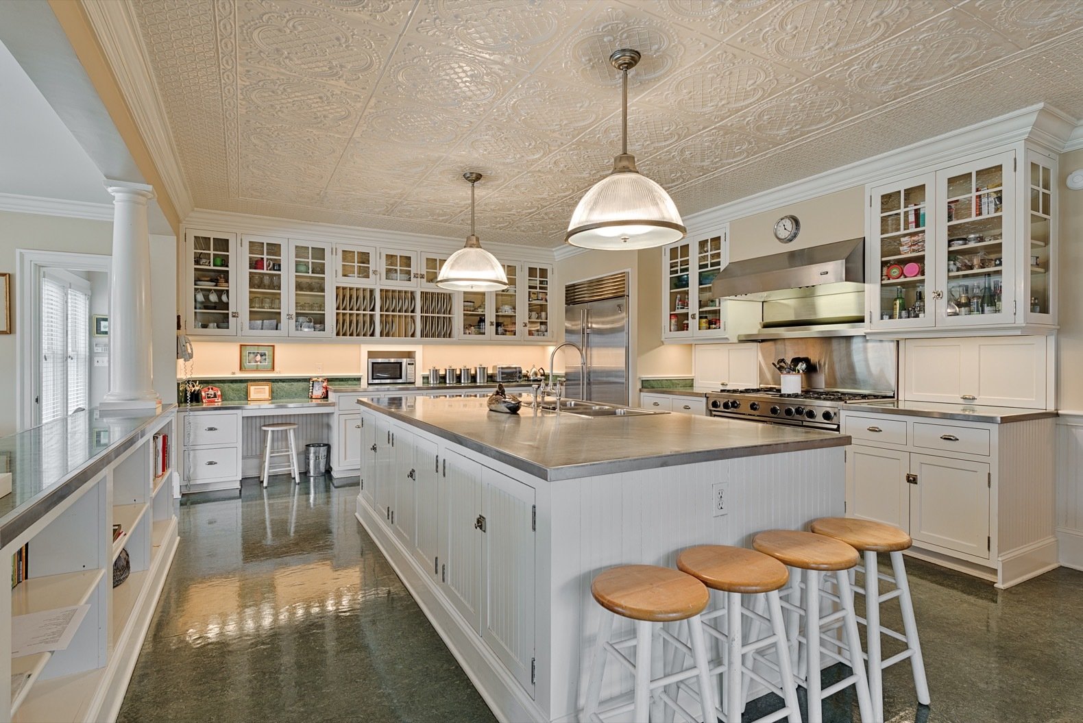 Photo 8 of 17 in Glenn Close Lists Her Storybook Estate in New York For ...