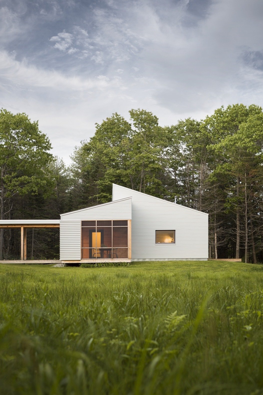 Photo 3 of 12 in This Nearly Net-Zero Prefab Home Is an ...