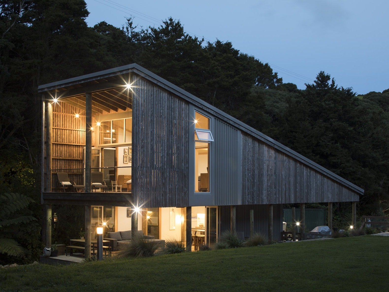 Photo 6 of 17 in A Wedge-Shaped Home Opens Up to the New Zealand Bush ...
