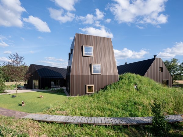 Best 60+ Modern Exterior Gable Roofline Design Photos And Ideas - Dwell