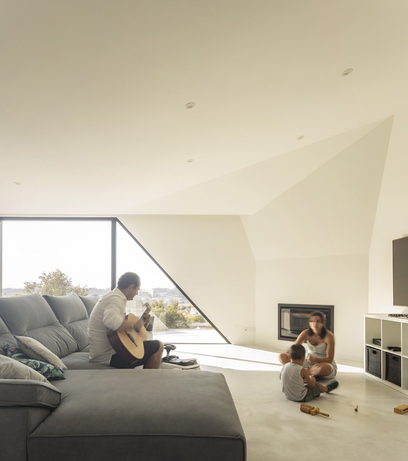 Photo 8 of 20 in A Jagged Concrete Home Emerges From Its Rocky ...