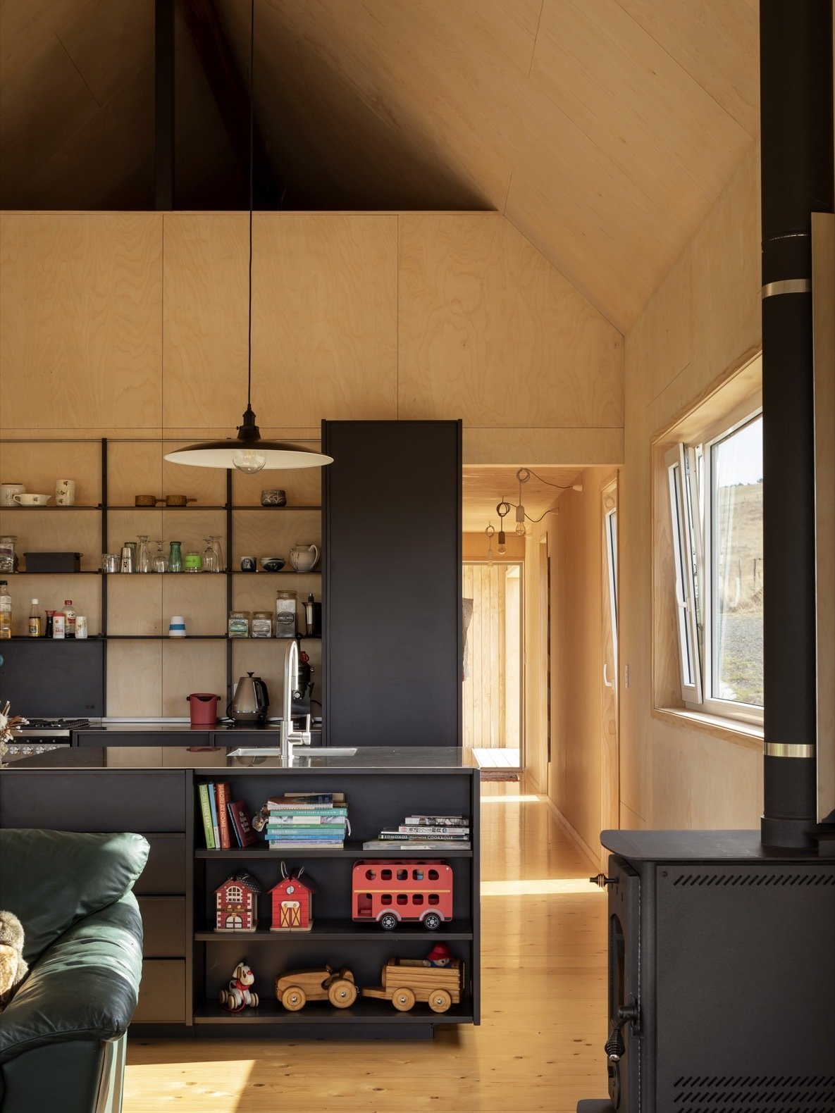 Photo 15 of 21 in An Eco-Friendly Prefab Farmhouse Pops Up in New ...