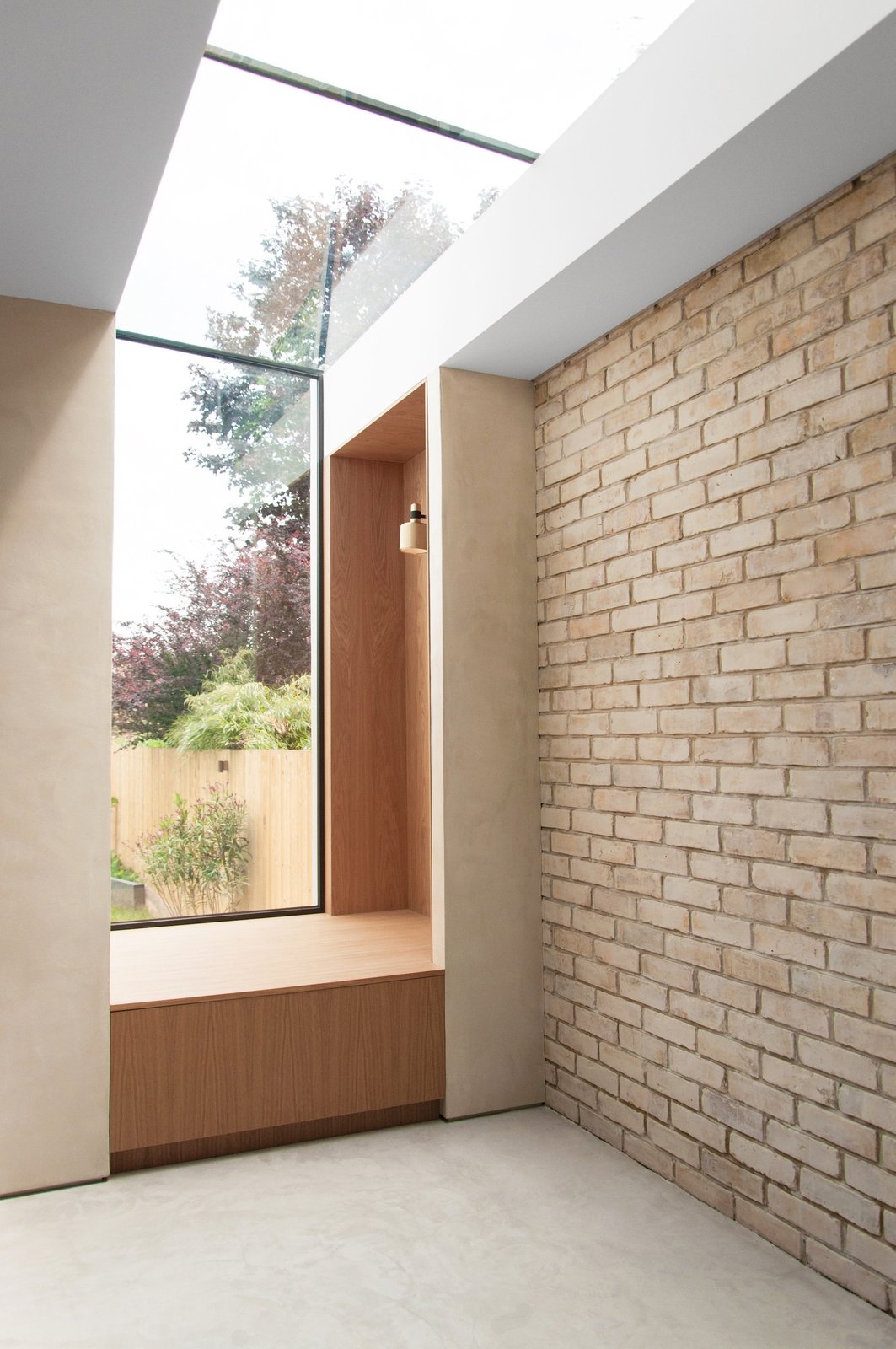 Photo 8 of 19 in A London Victorian Gets a Dreamy Addition Anchored by ...