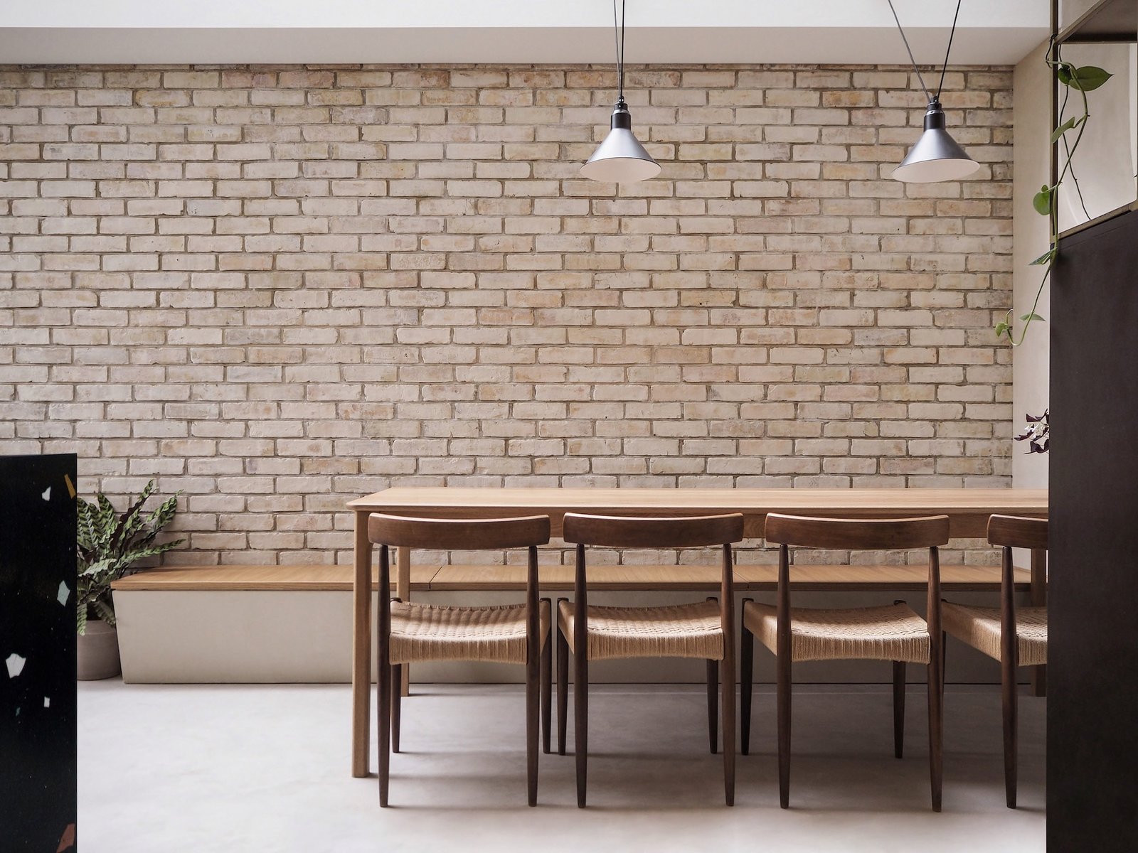 Photo 11 of 19 in A London Victorian Gets a Dreamy Addition Anchored by ...