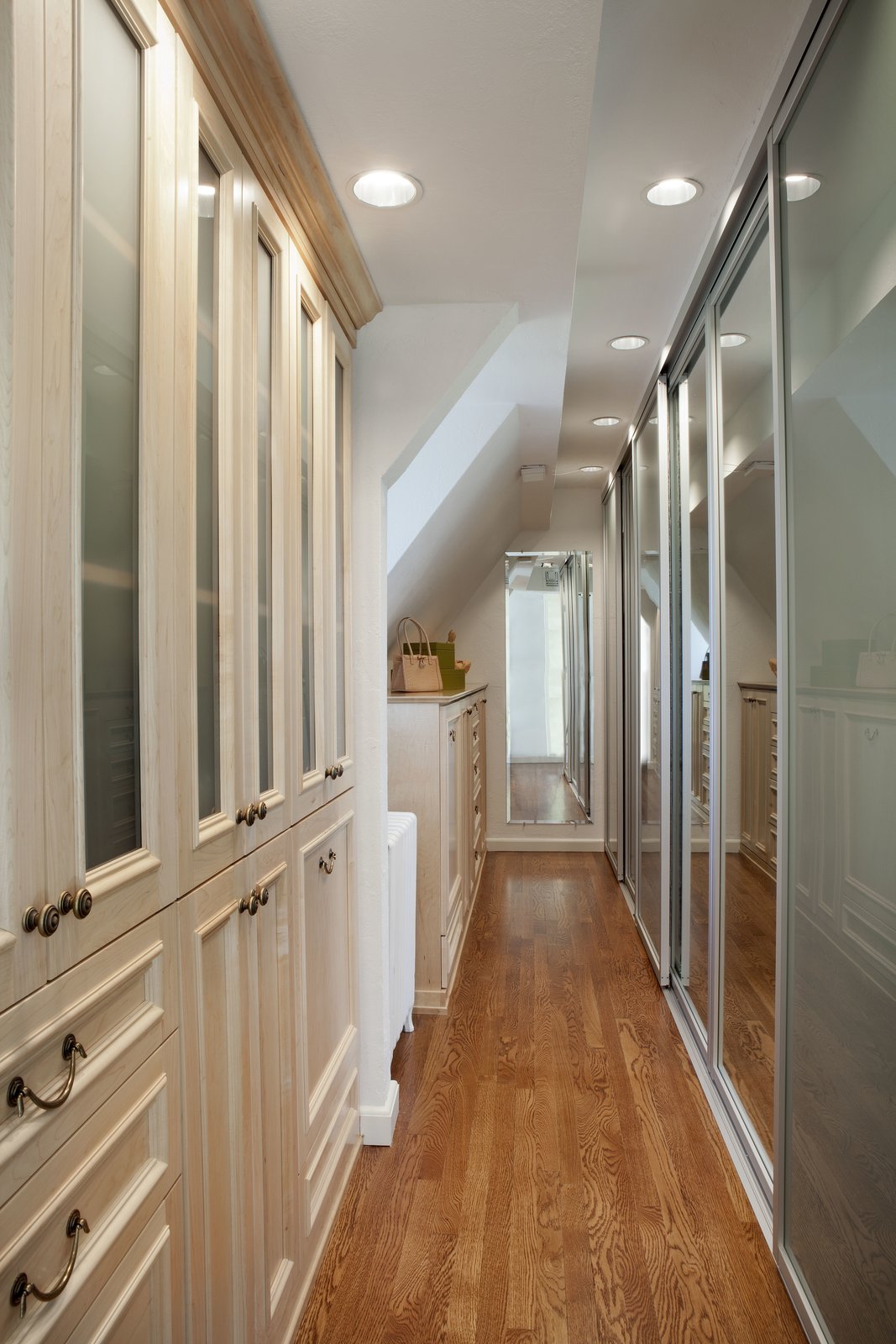Natural Wood Dressing Room (7 Photos) - Dwell