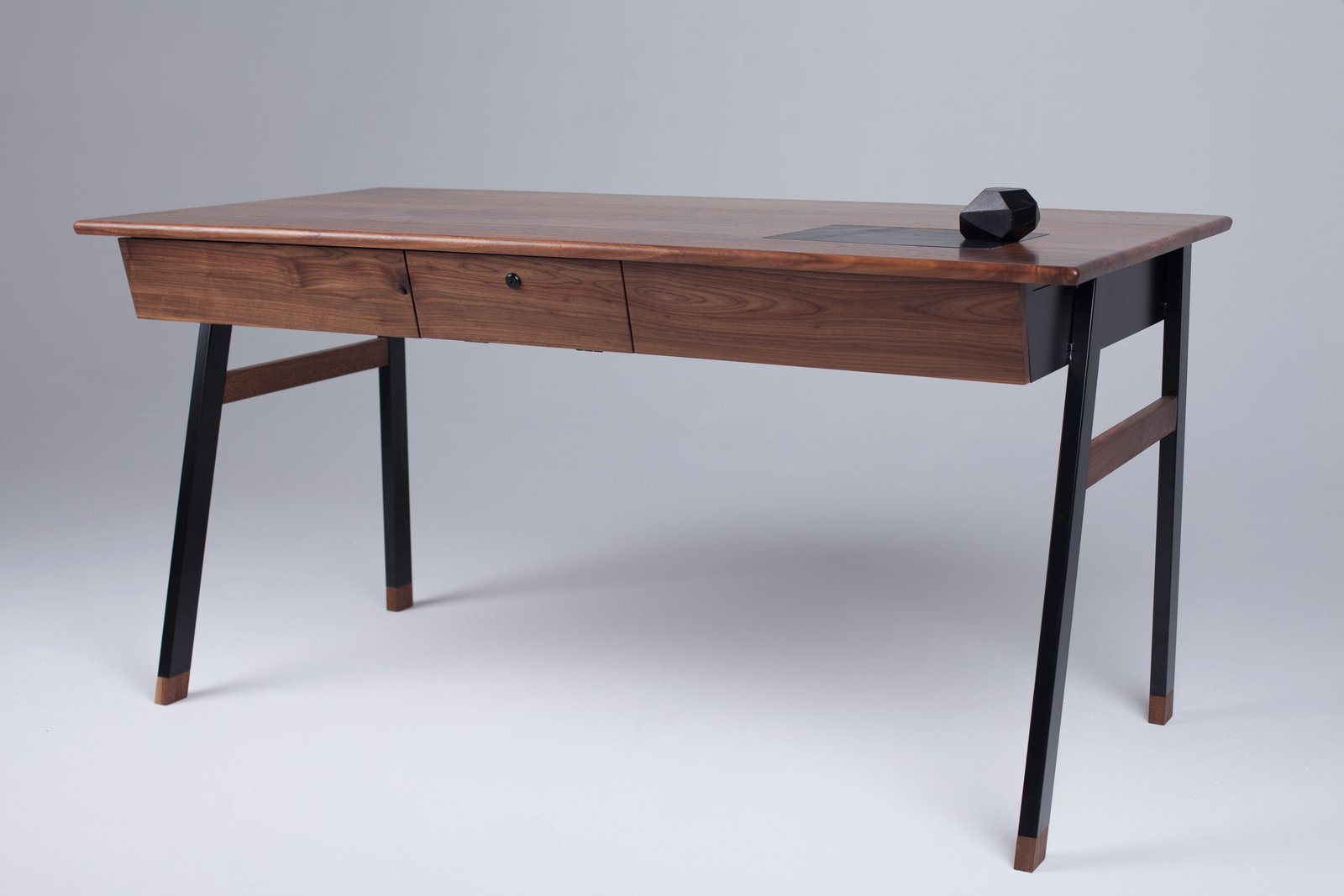 Photo 4 of 8 in Agent Desk by Sean Wooolsey Studio - Dwell