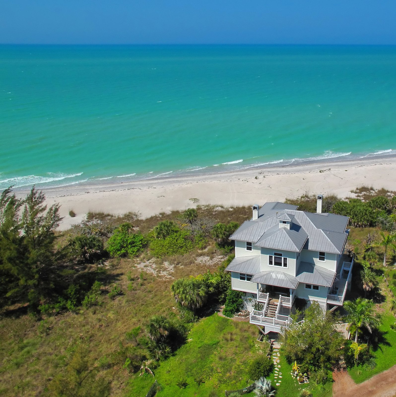 Private Beachfront Home Designed by Award Winning Architect Frank… - Dwell