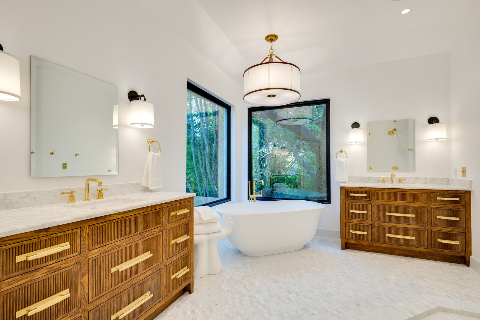 Photo 2 of 12 in This Austin, Texas Home Boasts a Color Palette ...