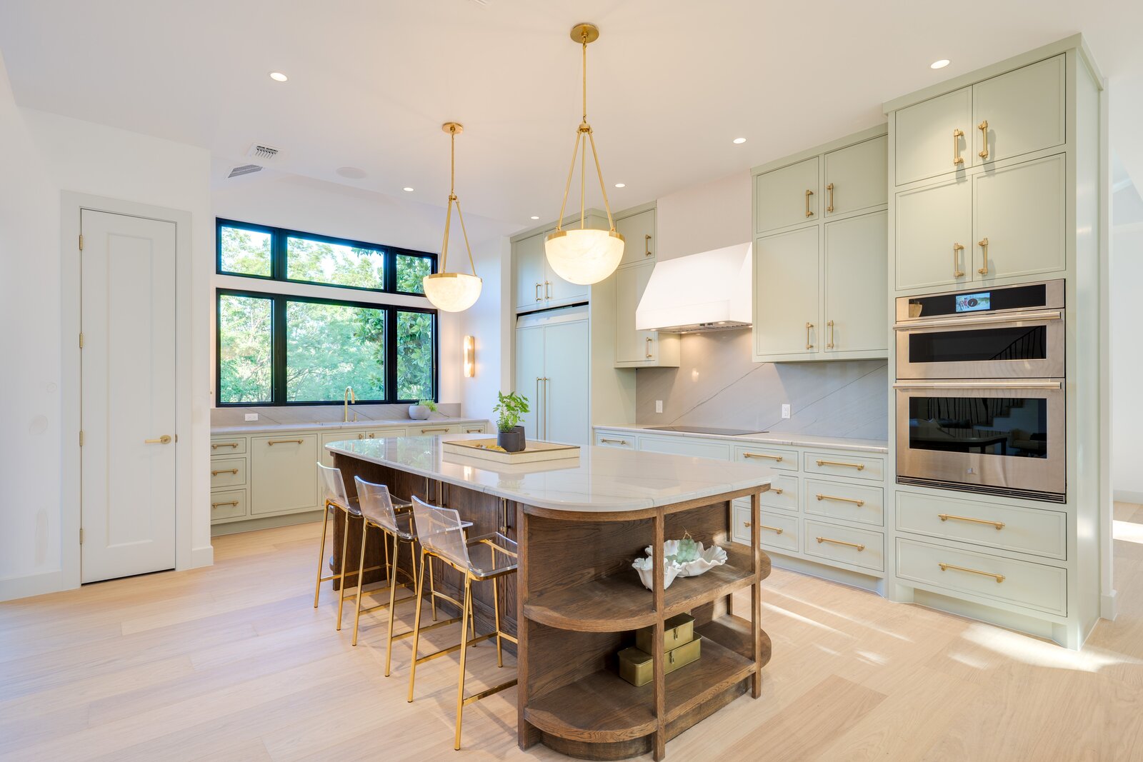 Photo 11 of 12 in This Austin, Texas Home Boasts a Color Palette ...