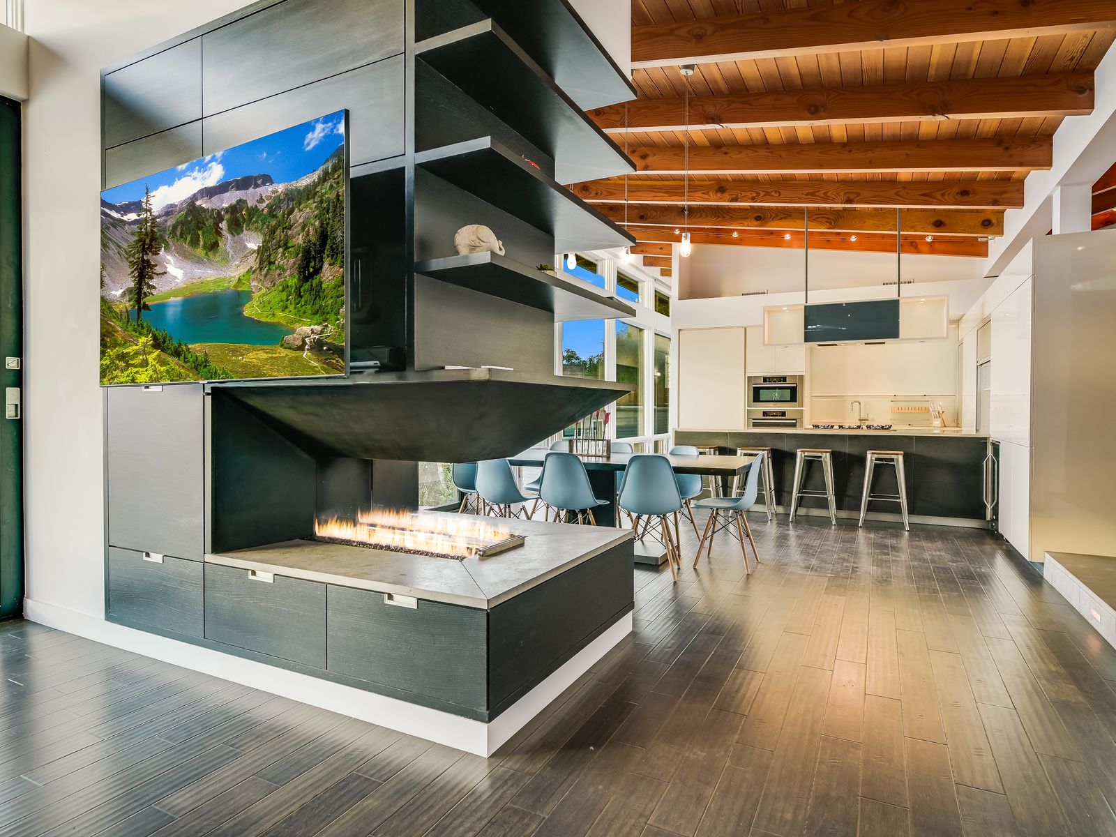 Photo 6 of 8 in The Modern Oasis of Lake Travis by Deluxe Living - Dwell