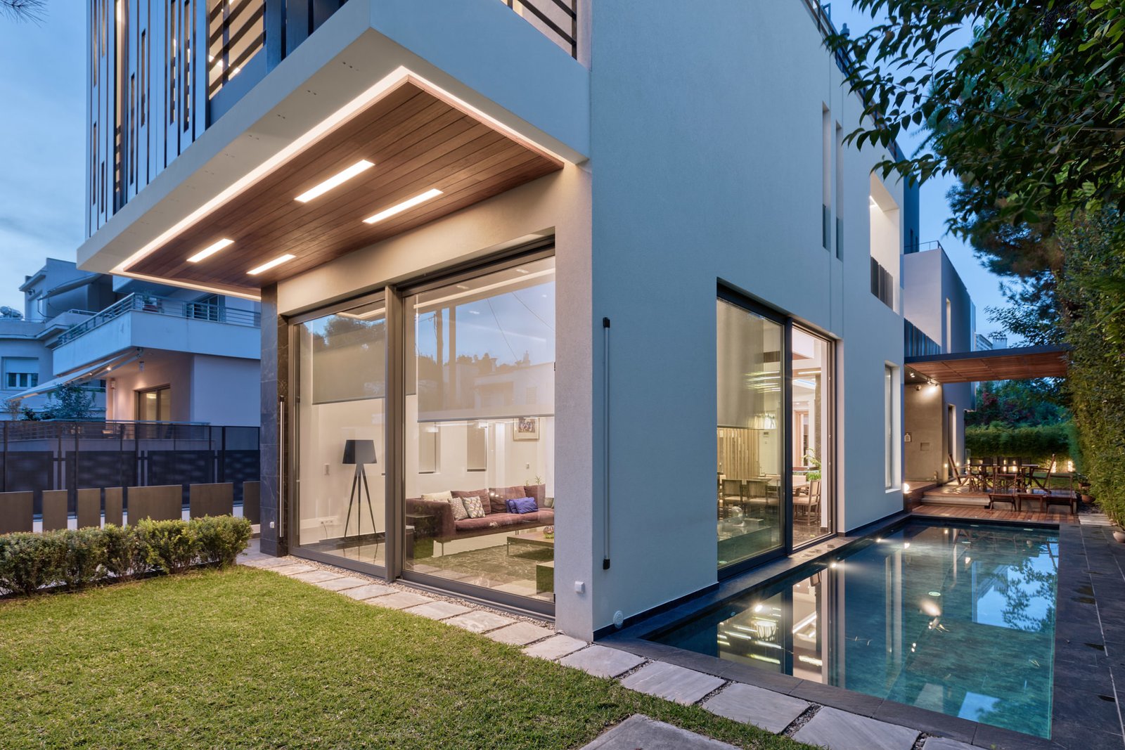 Photo 2 of 28 in Screened House by design and structures - Dwell