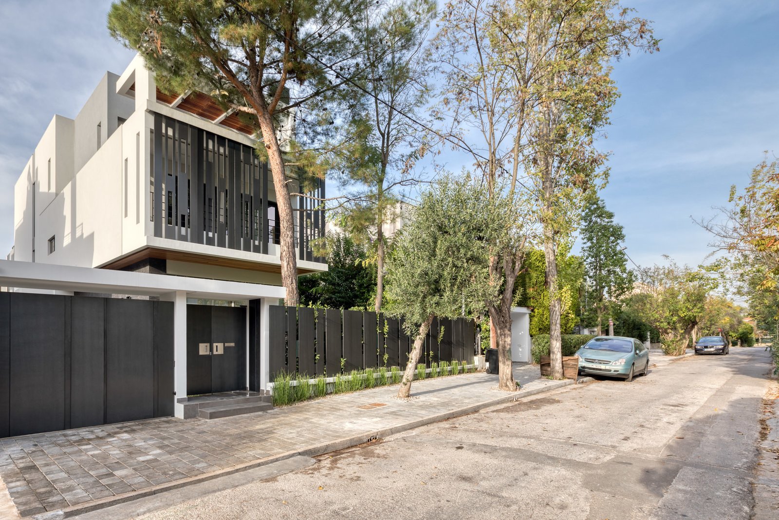 Photo 3 of 28 in Screened House by design and structures - Dwell