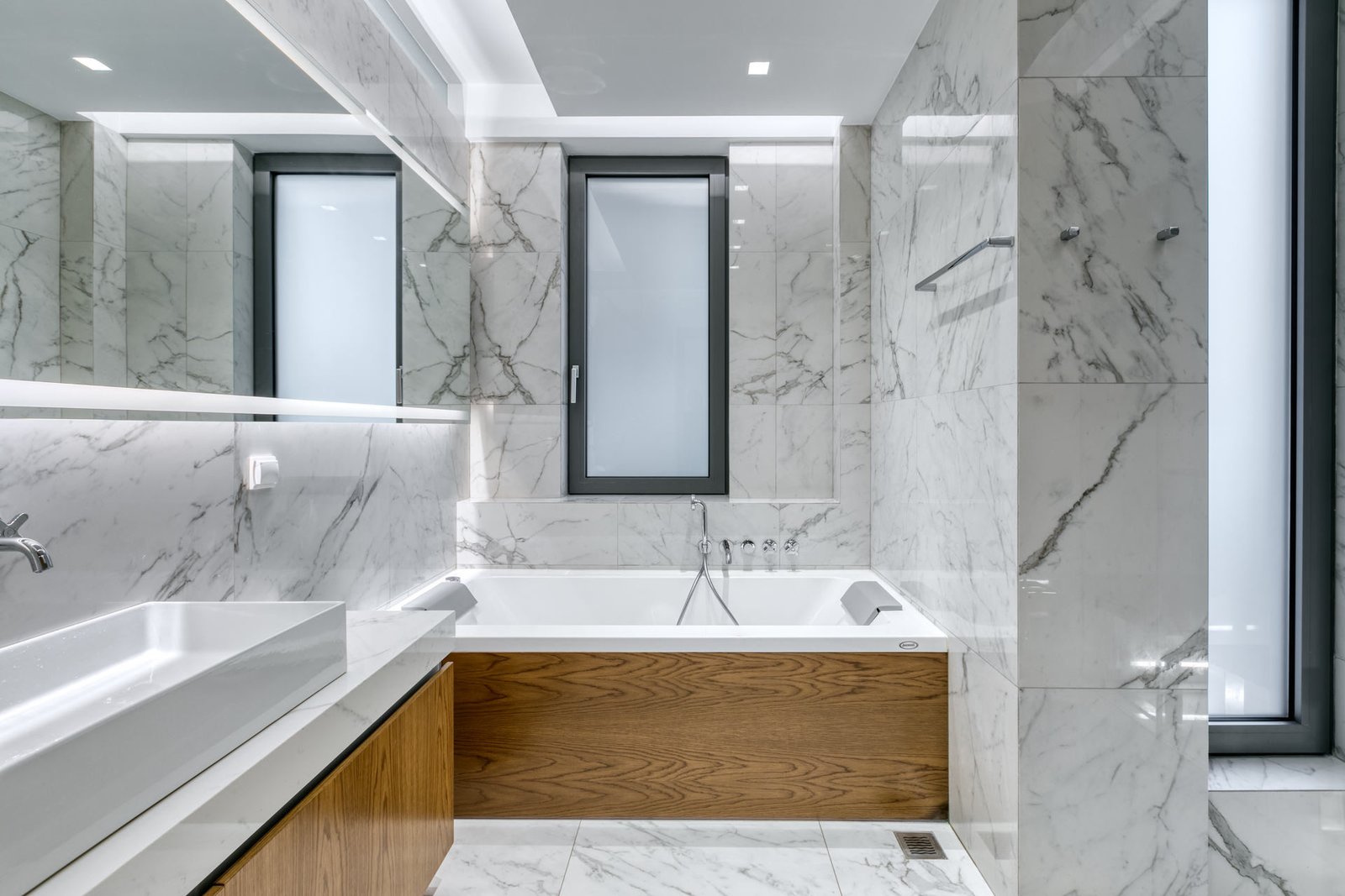 Photo 12 of 28 in Screened House by design and structures - Dwell