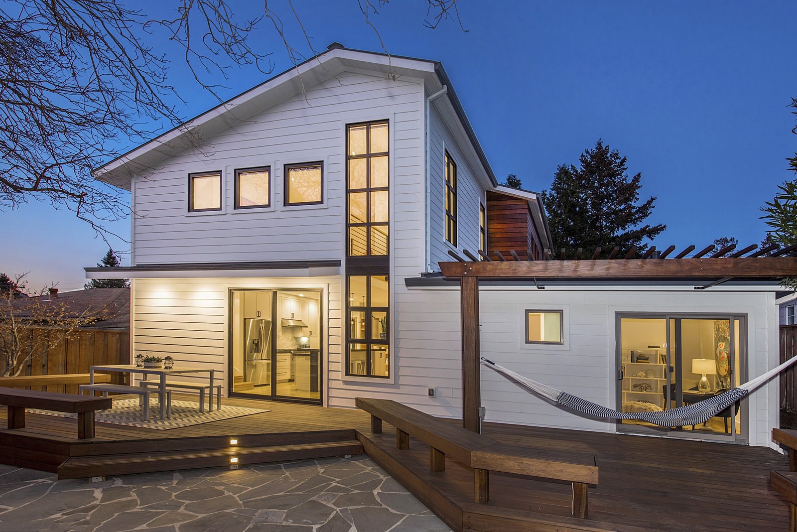 Hillview House by Daniel Kushner - Dwell