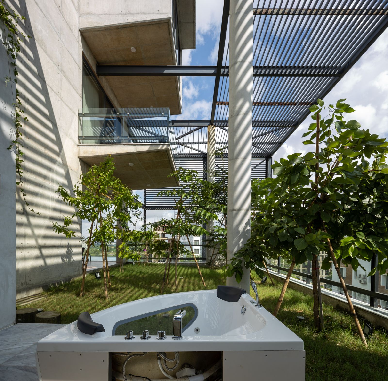 Photo 5 of 22 in Shadhin Residence by SHATOTTO architecture for green ...