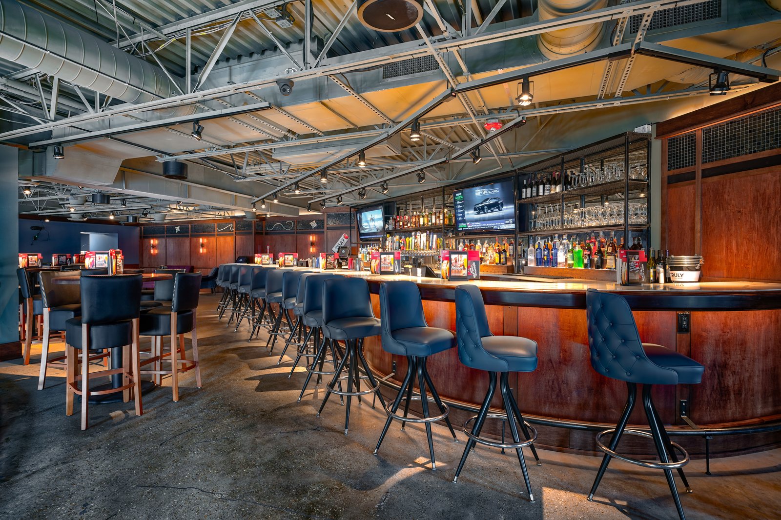 Photo 10 of 11 in Bar Louie by Gregory A Butler - Dwell