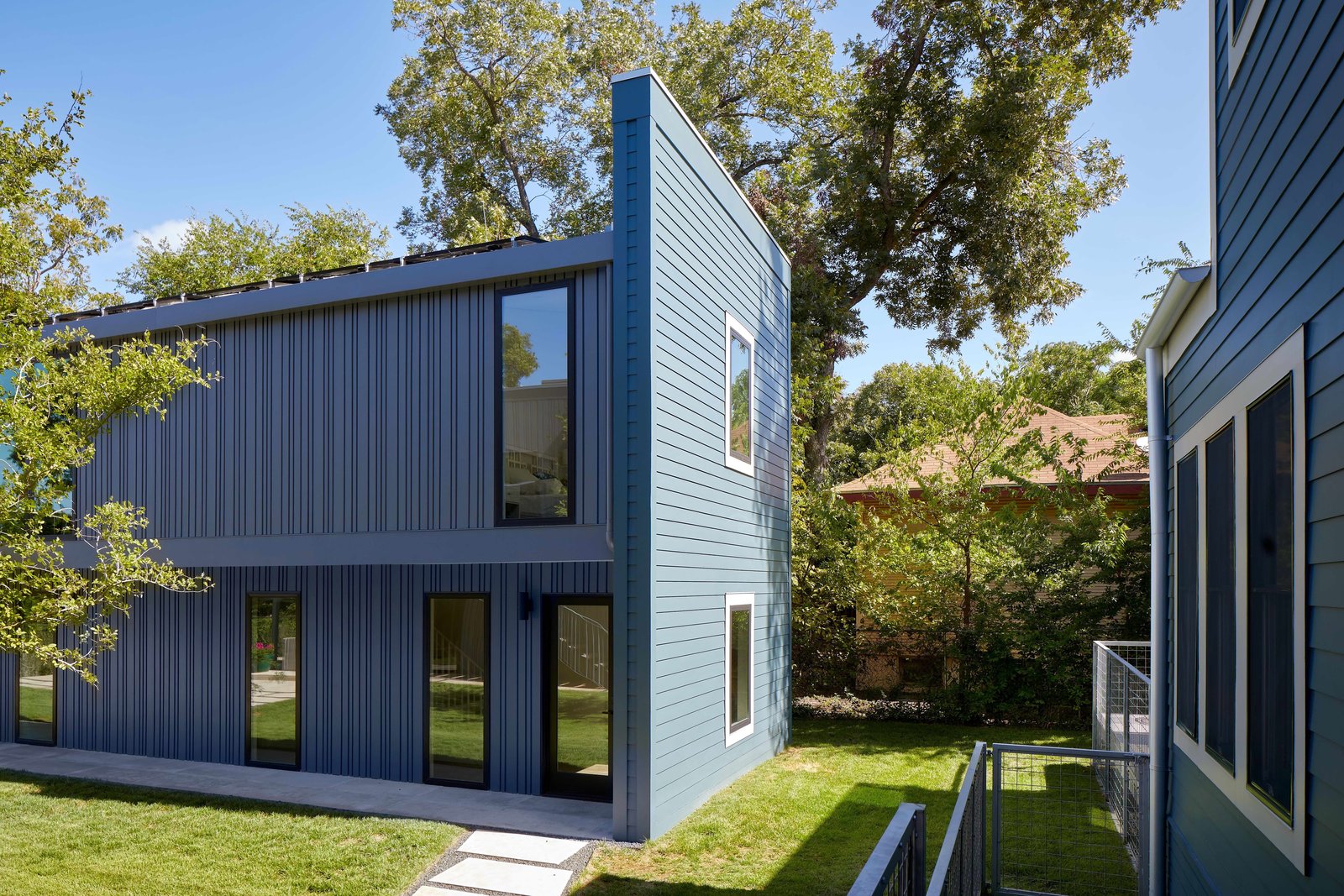 Photo 5 of 14 in Family Enclave by Stephen Wanta - Dwell